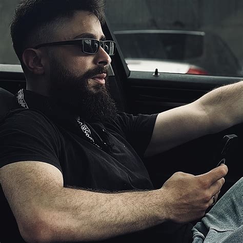 კაცური მიმები კაცური მიმები Added A New Photo