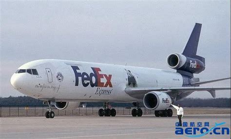 Fedex一架md 11全货机在孟买滑出跑道航空翻译飞行翻译民航翻译蓝天飞行翻译公司