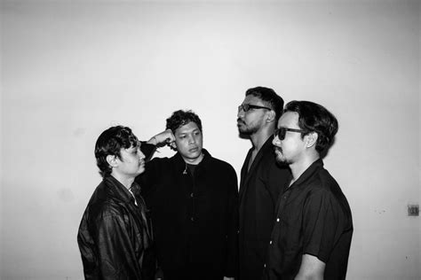 Video Musik Dalam Hitungan Lembaran Baru Feast Pophariini