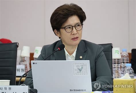 질의하는 강선영 의원