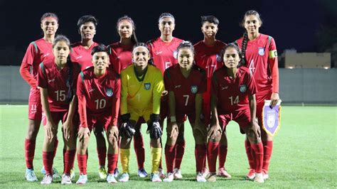 এক পরিবর্তন নিয়ে রাতে মাঠে নামছে বাংলাদেশ