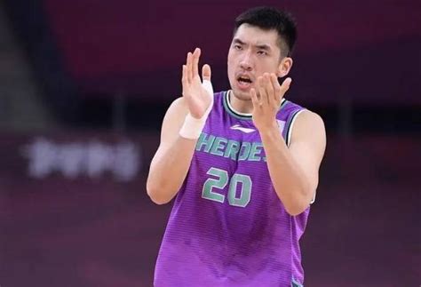 山东男篮好消息！206大外援抵达国内，携手陶汉林，挑起内线大梁陶汉林山东男篮高诗岩新浪新闻