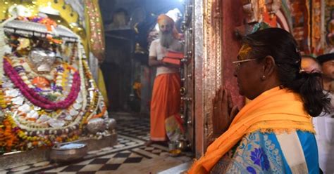 लोकसभा चुनाव के बीच राष्ट्रपति द्रौपदी मुर्मू पहुंचीं अयोध्या