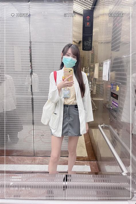 又到了每週一大早七點多的全院演講⋯ 今天好多會議啊⋯好想睡覺💤 早上在講999的主題，是說之後好想去run看看急診喔～ （醫院發的一般口罩對我