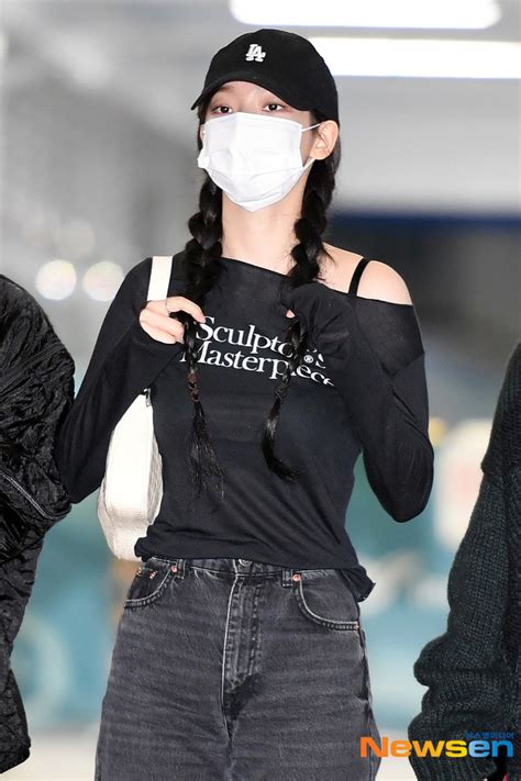 카리나 공항 패션 머리부터 발끝까지 올블랙 패션으로 힙하게~제품 정보 네이버 블로그