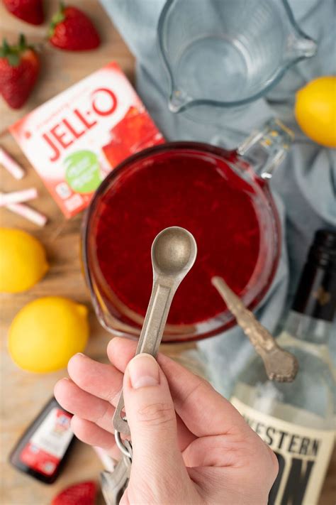 Strawberry Jello Shots Xoxobella
