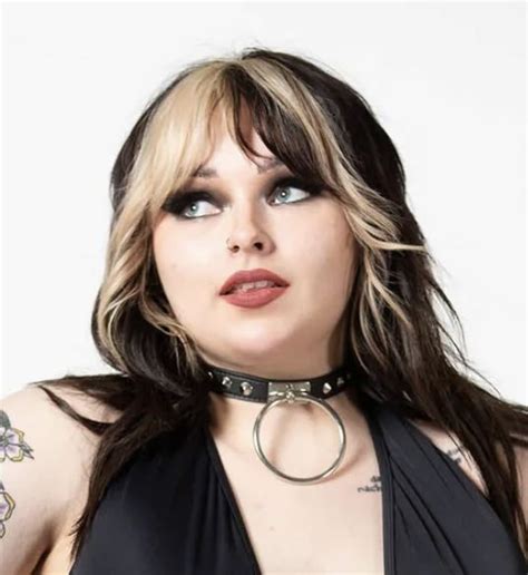Money Piece Hair Brunette Dark Dark Hair Bangs Blonde Bangs Blonde