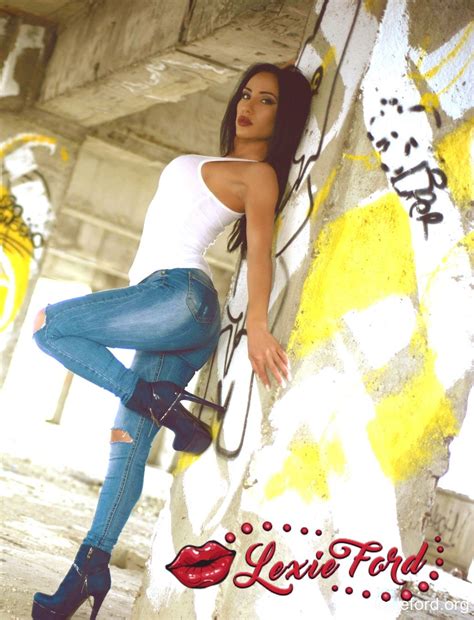 Stunning Model Lexie Ford Posing In Sexy Outfits 11 Photos