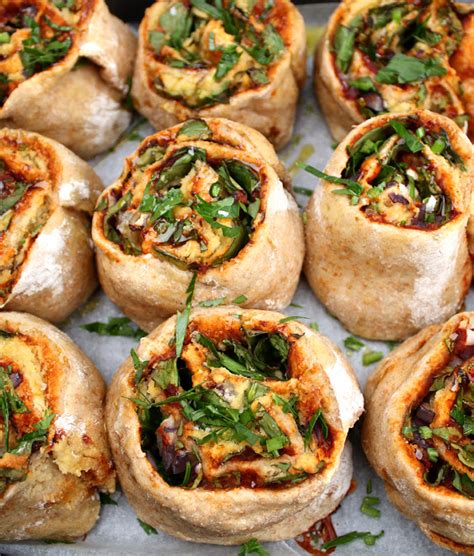 Grove Pizzasnurrer Med Spinat Og Mandelost Veganmisjonen