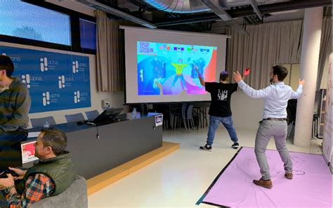 Le Bal Colabora Con La Upna Bailando El Vídeojuego Just Dance Now