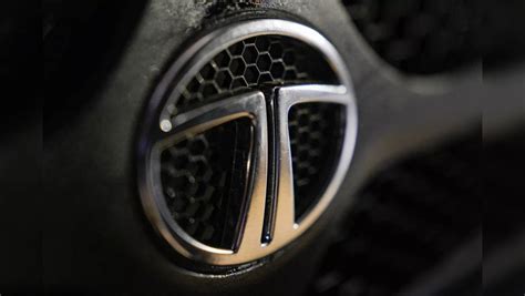 Tata Motors Quarterly Results With Q3 Fy23 Earnings Auto Giant Revs