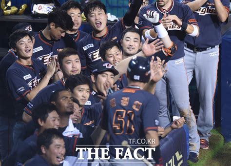 Tf포토 7전8기 한화 두산전 기나 긴 8연패 탈출 포토 기사 더팩트