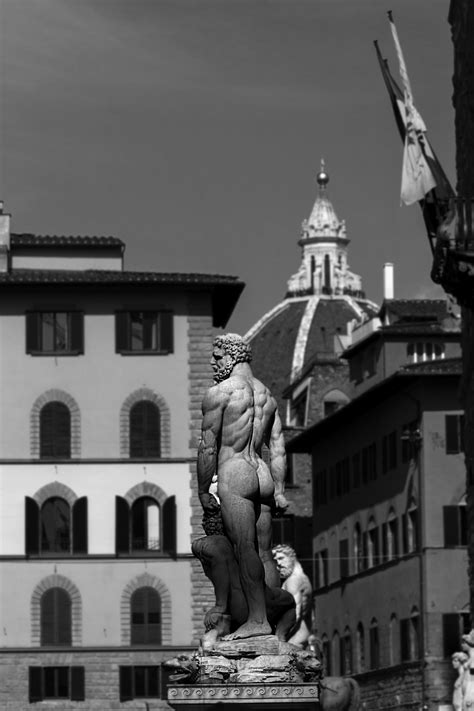 Grayscale Photography Of Statue Photo Free Italia Image On Unsplash