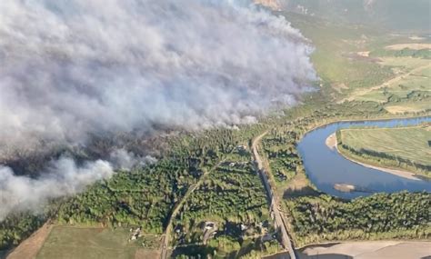 42 bomberos ticos combatirán incendios forestales en Canadá El