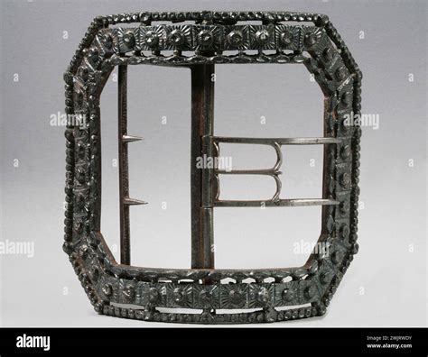 Loop 3 Openwork Strips With Small Different Patterns On Each Strip