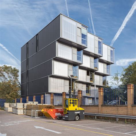 Job Of The Day Graphic Designer At Drmm In London