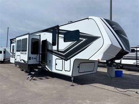 Momentum Toy Haulers Bill Thomas Camper Sales Missouri