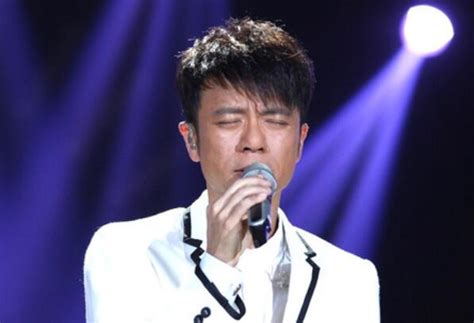 李克勤最经典的十首歌 红日上榜月半小夜曲第一2排行榜123网
