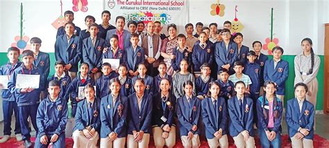 गुरुकुल स्कूल में ग्रेजुएशन सेरेमनी Divya Himachal