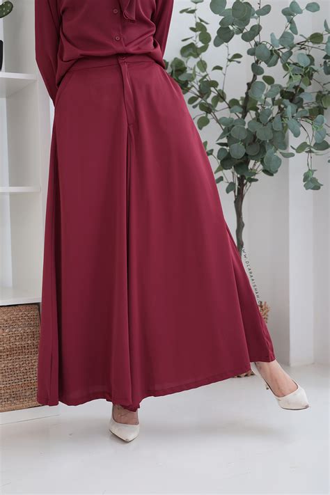 Hannah Palazo Maroon Dlaraaishah