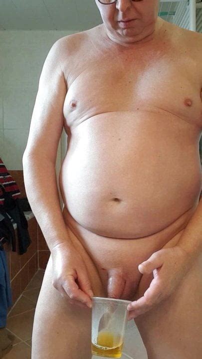 자신의 오줌을 마시는 잔티나 xHamster