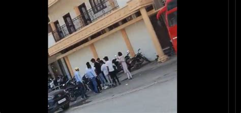 Cg News सड़क पर लड़कियों की मारपीट वीडियो वायरल होने के बाद मामला