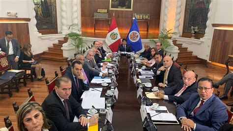 Crisis Política Misión De La Oea Inició Su Visita A Lima Con Reunión