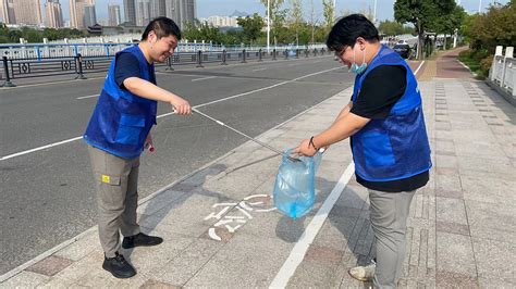 市发改局开展志愿服务活动助力全国文明城市创建