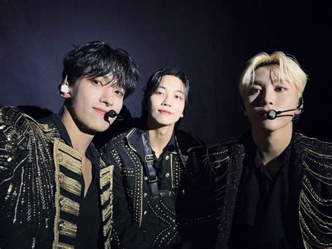 세븐틴seventeen On Twitter 17s 도겸 자카르타 캐럿들 너무 즐거웠어요🤍🖤 항상 행복하시고