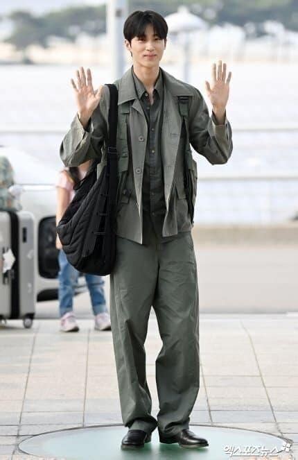 변우석 공항 출국사진