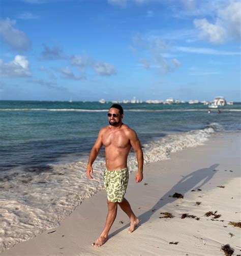 Giorgi Gvelesiani ნატურალური მიწის თხილის კარაქი “toasty” მდიდარია სხვადასხვა სასარგებლო