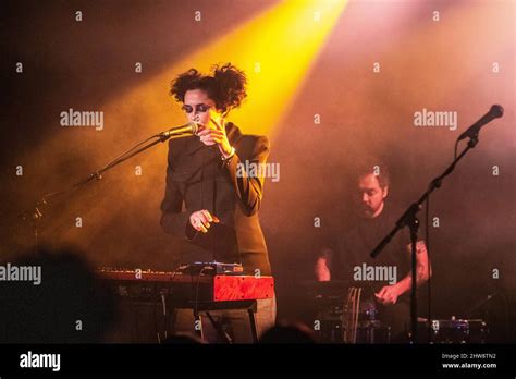 Alice Wonder Performing At La 2 De Apolo Barcelona 25 Feb 2022