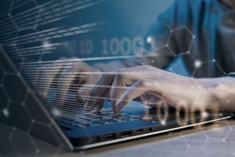 conceito de colagem html e css com pessoa foto grátis