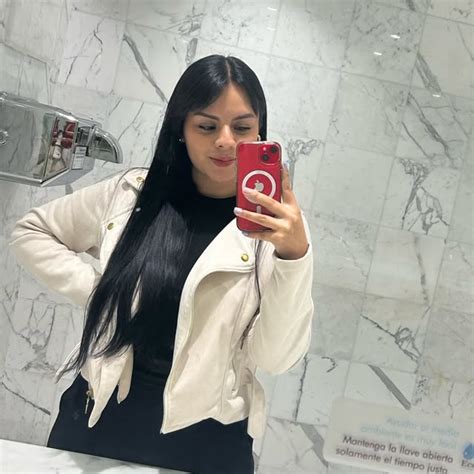 Dᥲᥒιᥱᥣᥲ Ovιᥱdo Danielaoviedo • Threads Say More