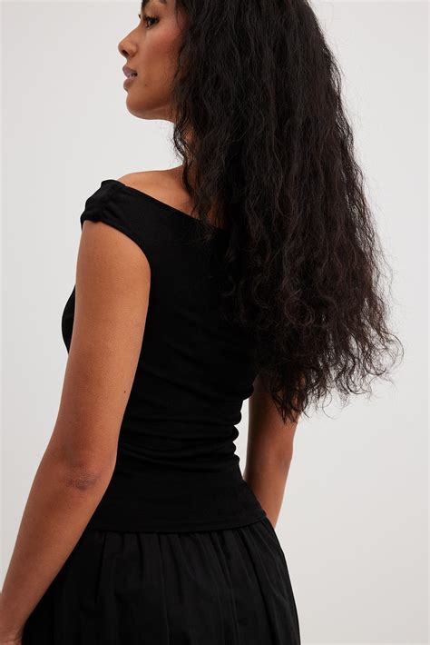 Off Shoulder Waterfall Top Black Na Kd
