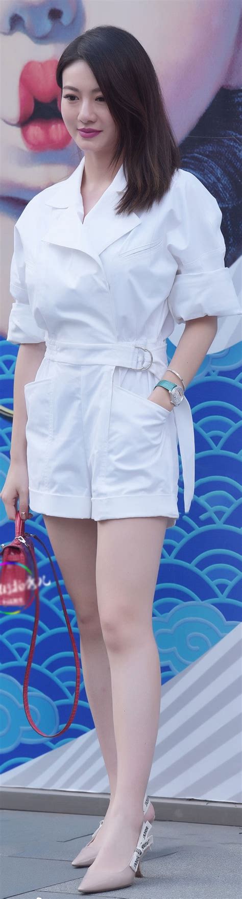 国模晨雨大尺度私拍街拍短裙抄底无内图片 街拍美女 条码图