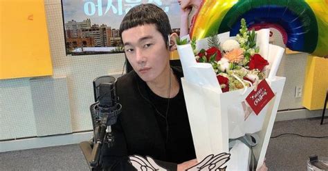 허지웅 “욕실 나오다 넘어져 ‘안와골절 부상 수술 예약”