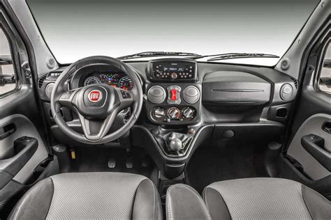 Fiat Doblò ganha pequenas mudanças