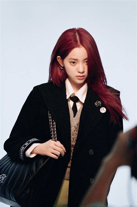 Nana Ouyang Updates Slow On Twitter Peacebird Weibo Update