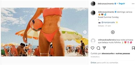 Débora Nascimento mostra corpão de biquíni e vive affair