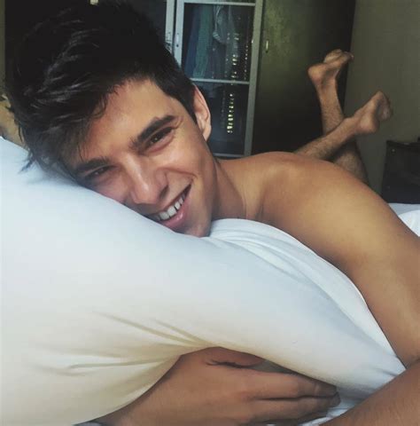 Alejandro Lillos Feet