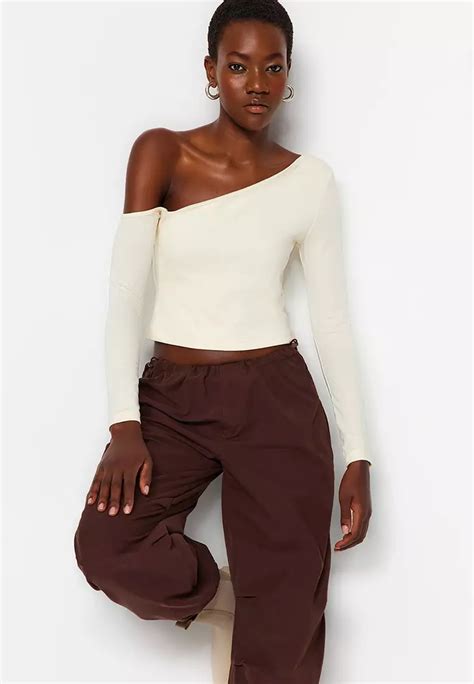 Buy Trendyol One Shoulder Crop Top 2024 Online Zalora Philippines