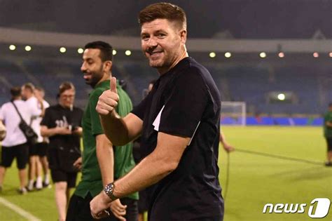 제라드 감독 사우디 알에티파크와 계약 연장…2027년까지 동행 뉴스1