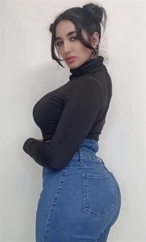 Mathira Khan Bold