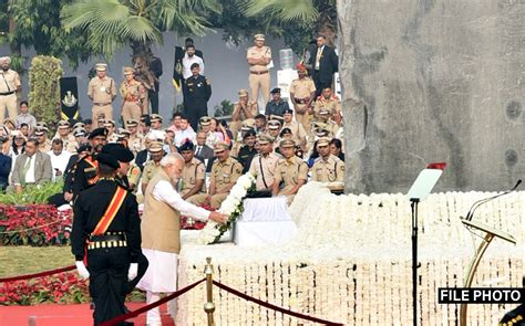 Pm Lauds The Relentless Dedication Of The Police Personnel On Police