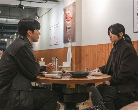 Hunter With A Scalpel Picture Drama 2025 메스를 든 사냥꾼 Hancinema