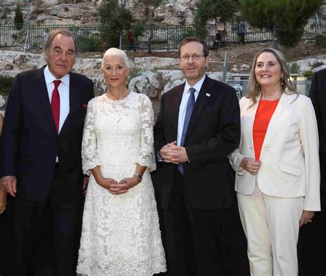 דמוקרטיה הלן מירן פגשה את המחאה בפסטיבל הקולנוע בירושלים אייס