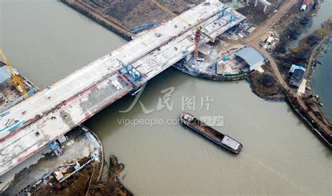 江苏常州：常宜高速公路锡溧漕河特大桥主桥全幅合龙 人民图片网