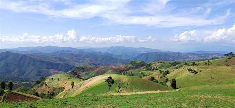 ปักหมุดด่วน แลนด์มาร์คการกางเต็นท์แห่งใหม่ ‘ทุ่งหญ้าสะวันนาบนยอดดอย