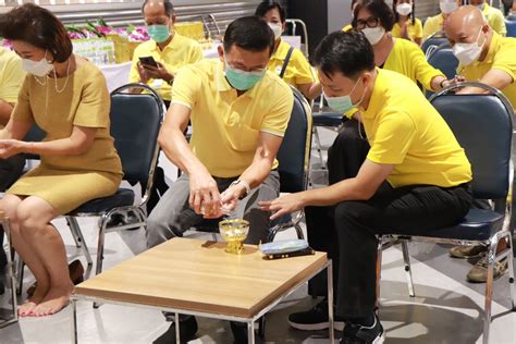 ขอเชิญชวนประชาชนร่วมทำบุญตักบาตรข้าวสารอาหารแห้ง แด่พระสงฆ์ จำนวน ๘๙ รูป Mbk Center